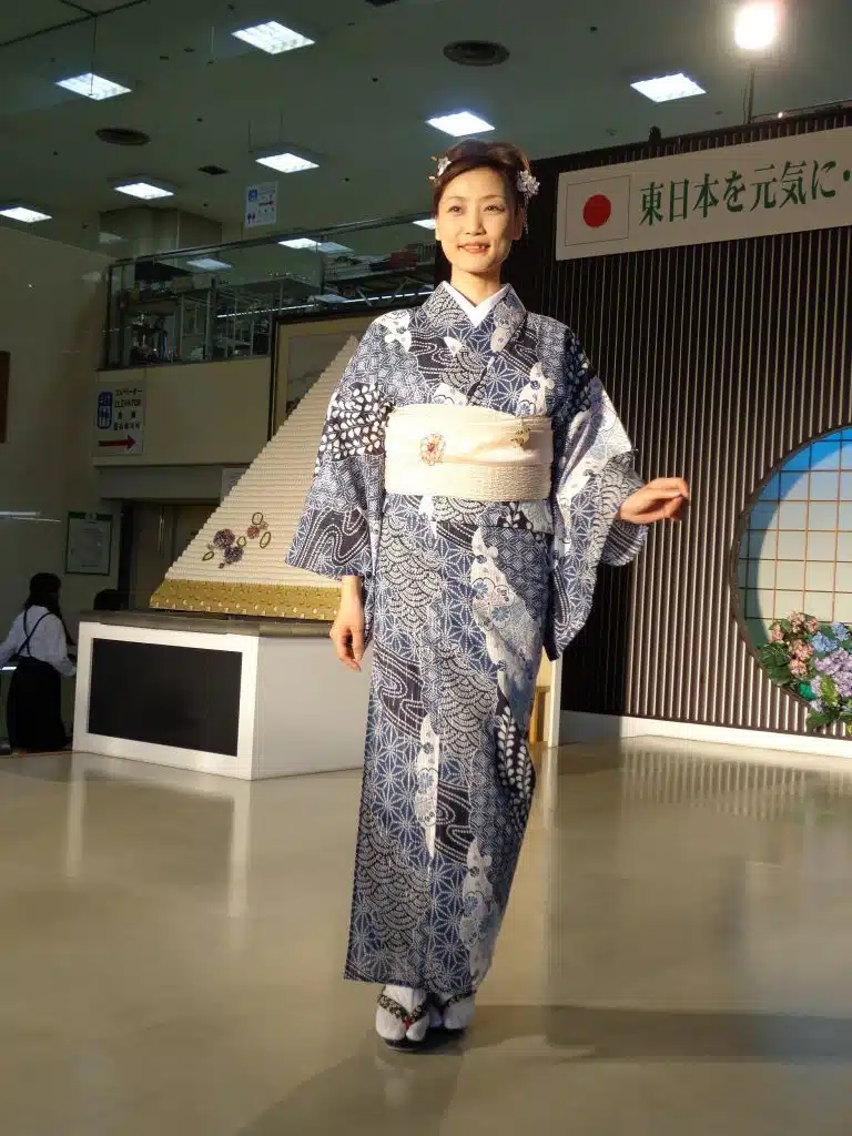 Is it okay to wear a kimono if you're not Japanese? - Japan Nihon