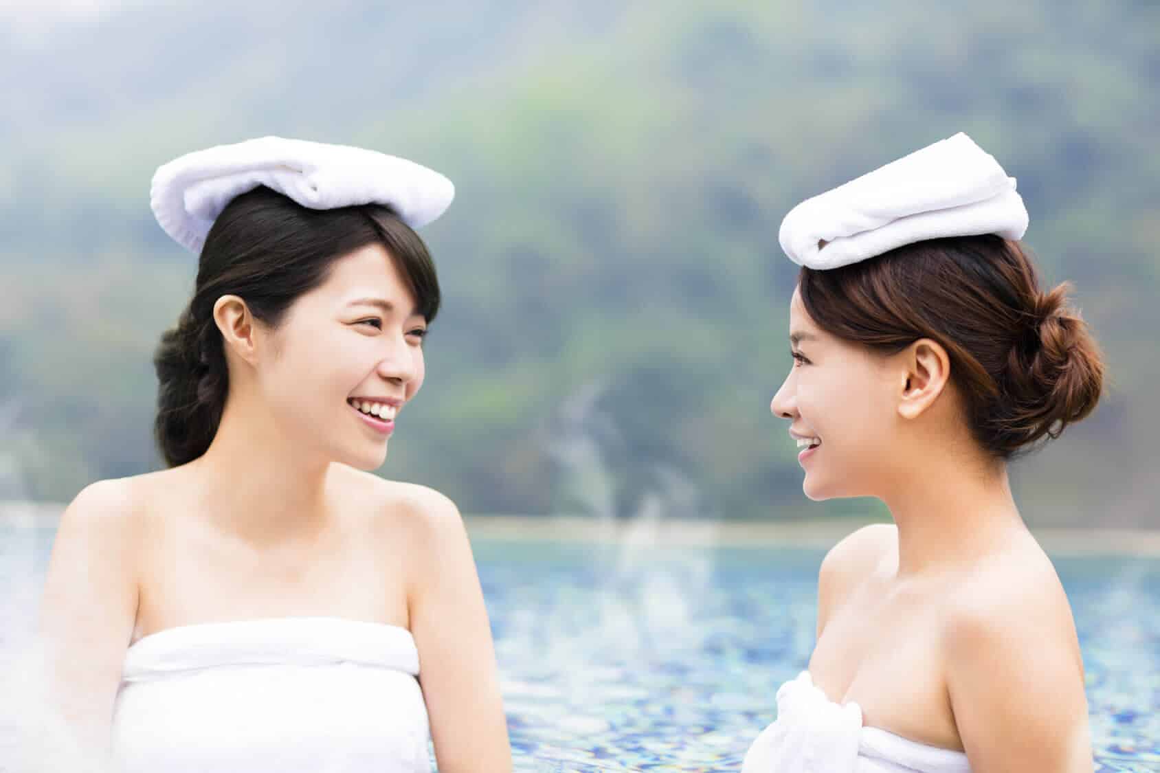Why do Japanese wear towels in hot springs? - Japan Nihon