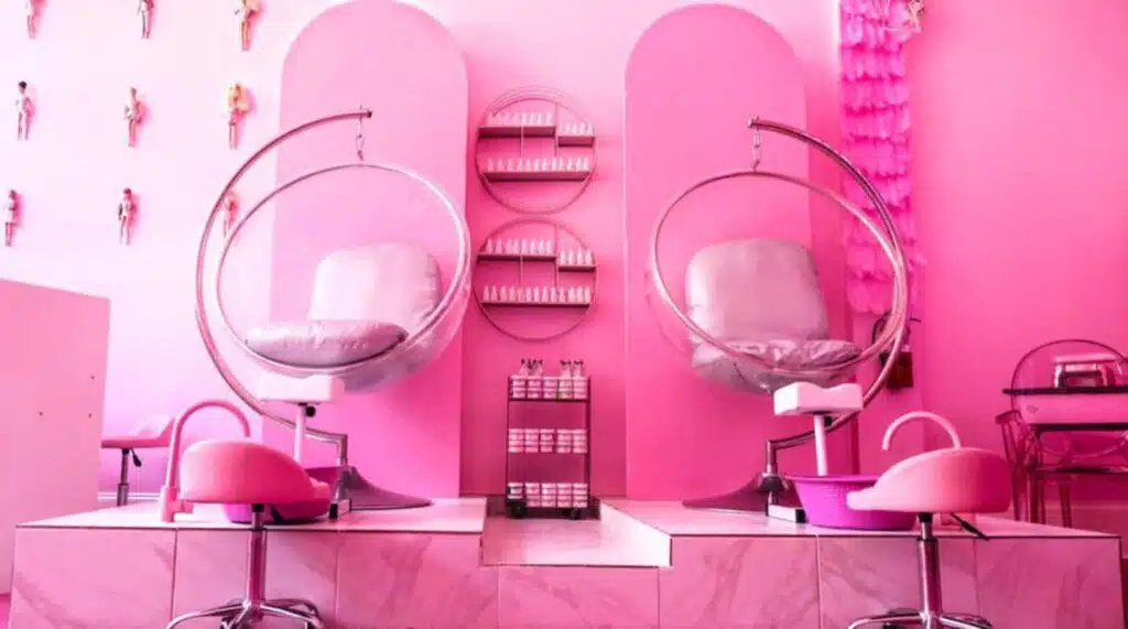 What is pink salon in tokyo? - Japan Nihon